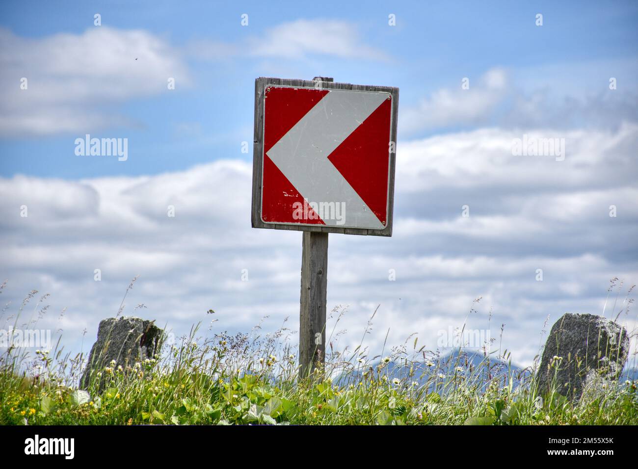 Enge Kurve, Scharfe Kurve, Verkehrszeichen, Pfeil, Richtung, Linkkurve ...