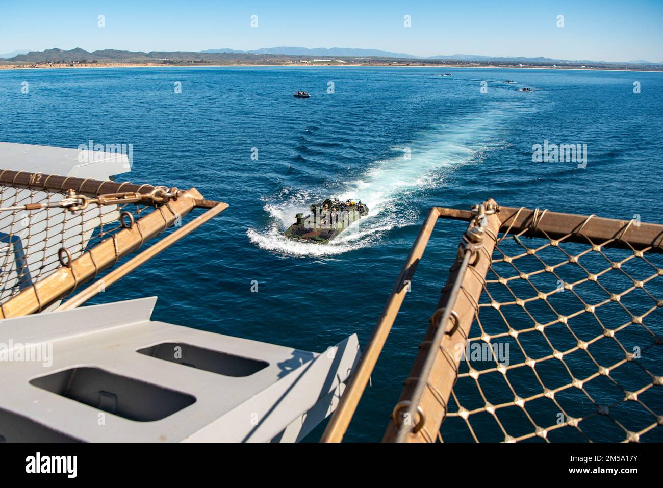 Amphibious transport dock ship uss anchorage lpd 23 Banque de photographies et d’images à haute ...