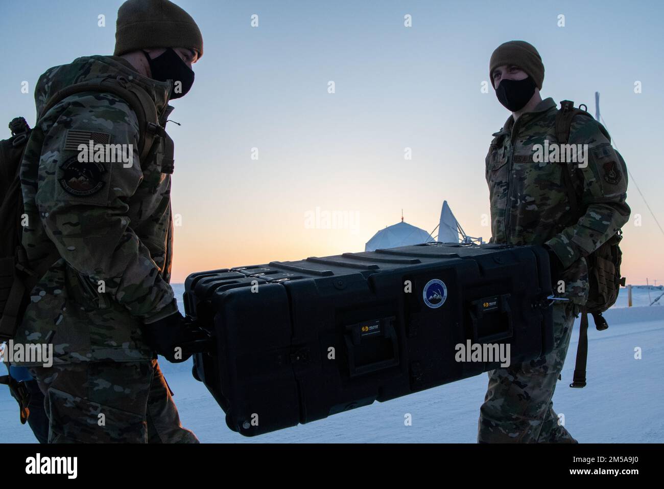 ÉTATS-UNIS Air Force Airman 1st classe Robert Johnson et le premier ...