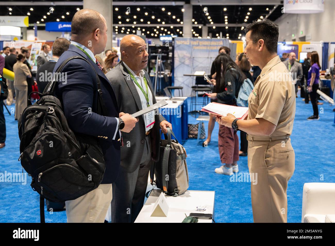 220216-N-GC965-0156 SAN DIEGO (16 FÉVRIER 2022) ÉTATS-UNIS Le capitaine ...