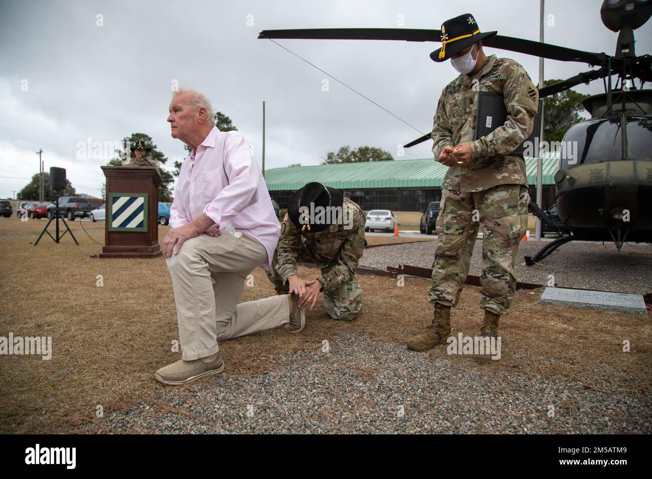 Le lieutenant-colonel Jeffrey Paulus, commandant de l’escadron 3rd ...