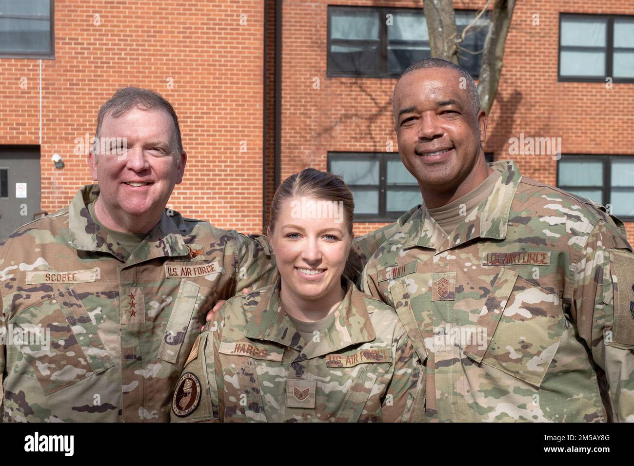 Le sergent d'état-major Sarah Hagris, spécialiste du personnel du 911th ...