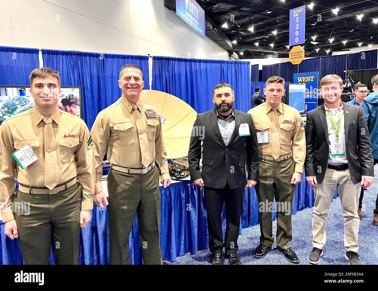 SAN DIEGO, Californie - le personnel du MCTSSA a tenu un stand et a ...