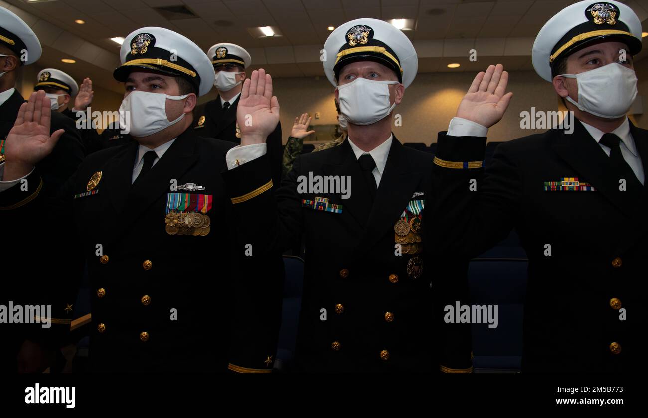 NEWPORT, RHODE ISLAND (18 février 2022) Officier de service limité ...