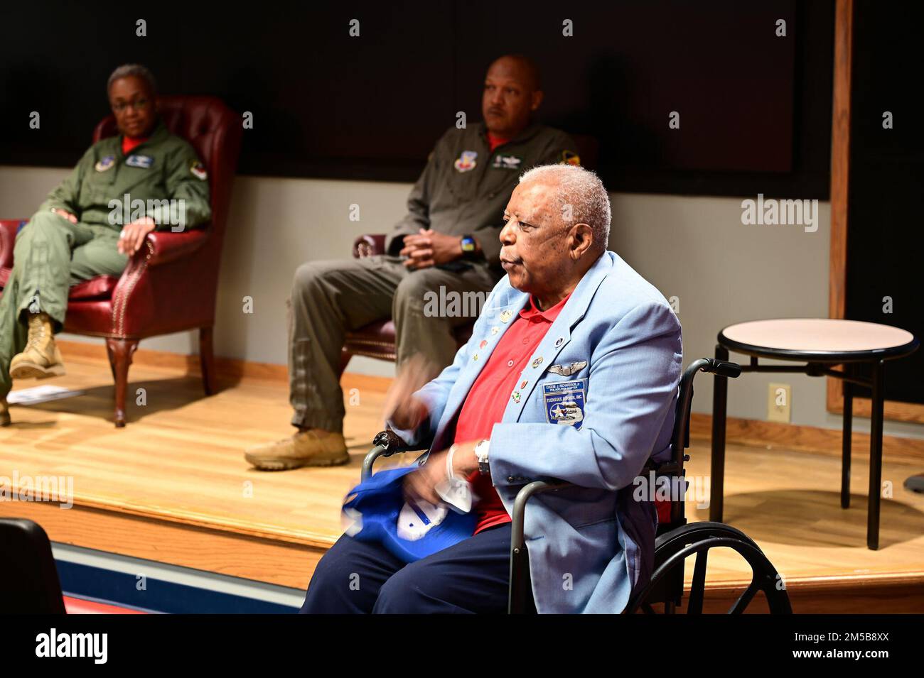 Le Dr Eugene Richardson, un Airman original de Tuskegee, parle à des ...