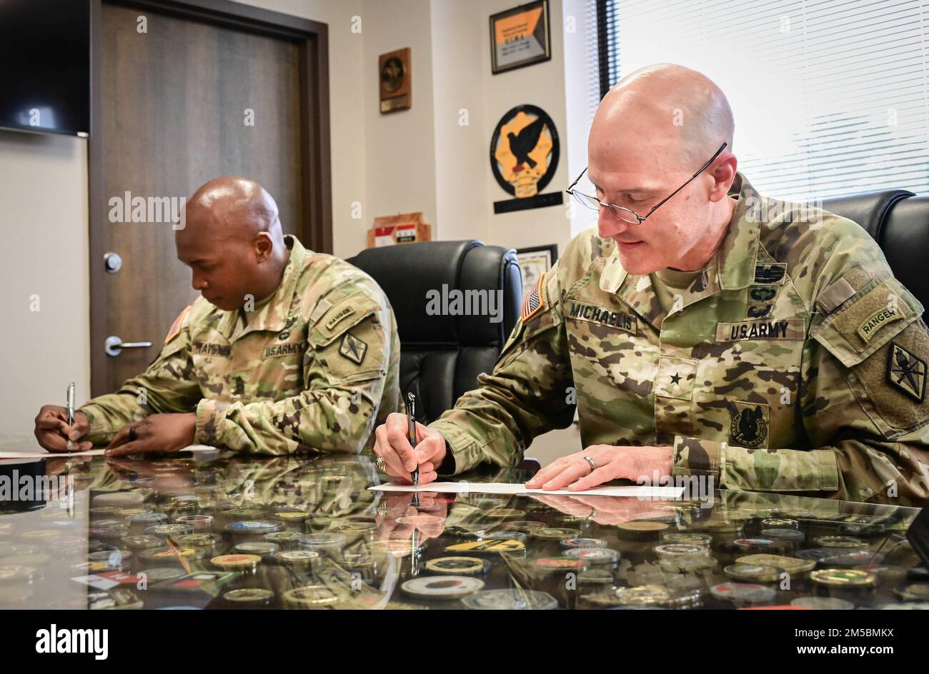 Brig. Général Patrick R. Michaelis, États-Unis Le Centre d'instruction ...