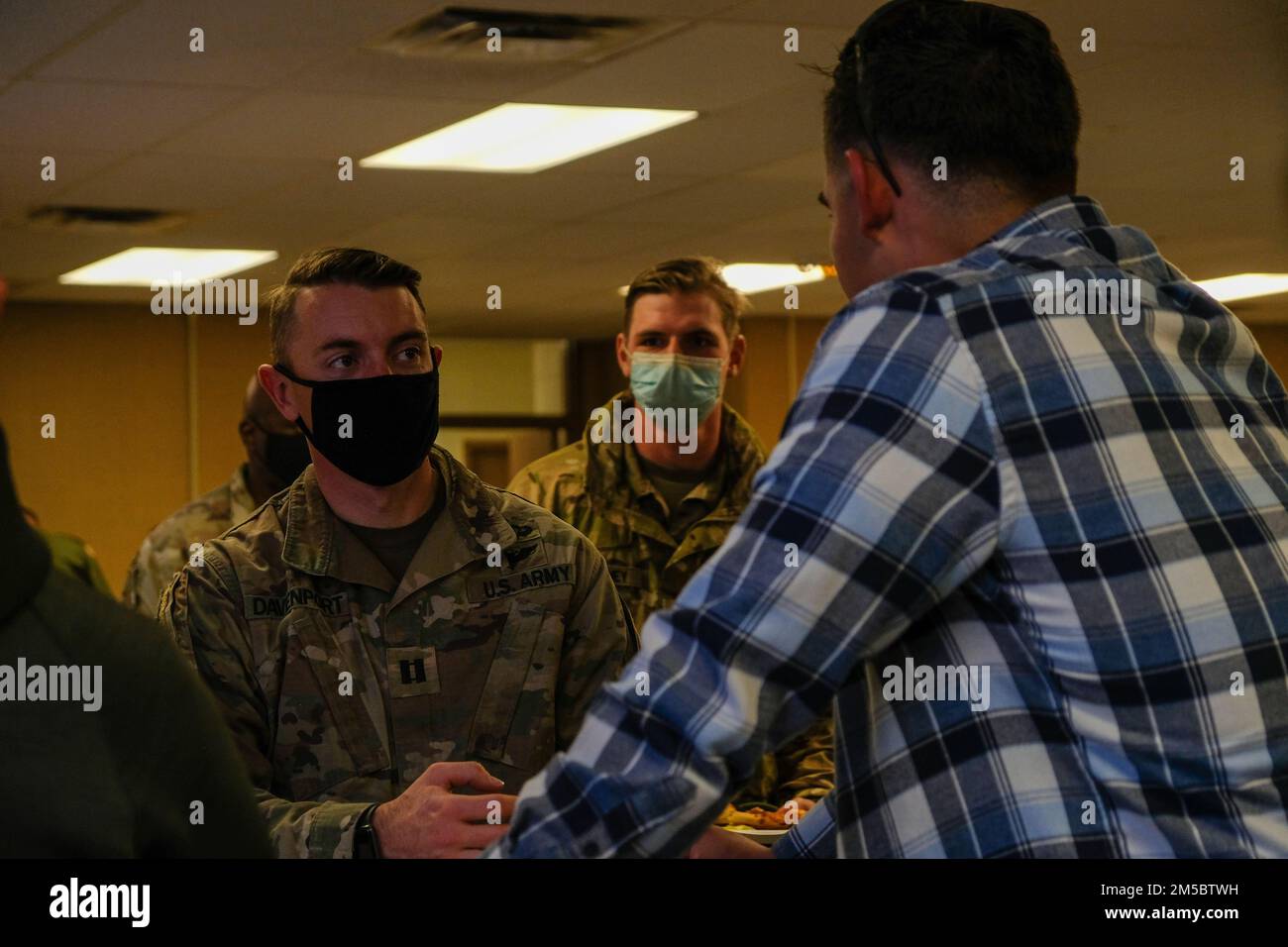 Les soldats du 52nd Brigade Engineer Battalion, 2nd Stryker Brigade ...