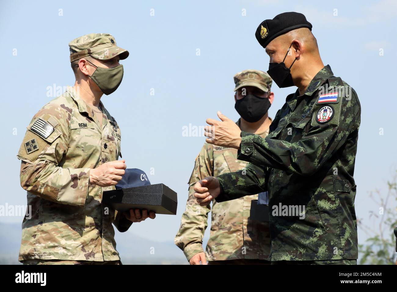 ÉTATS-UNIS Le lieutenant-colonel Duke Reim (à gauche) et le général ...
