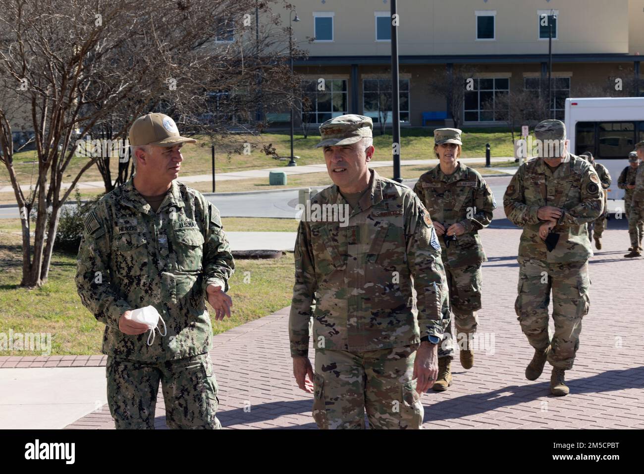 LT. Le général Robert Miller, SG de l'USAF et SG de l'USSF, a visité le ...