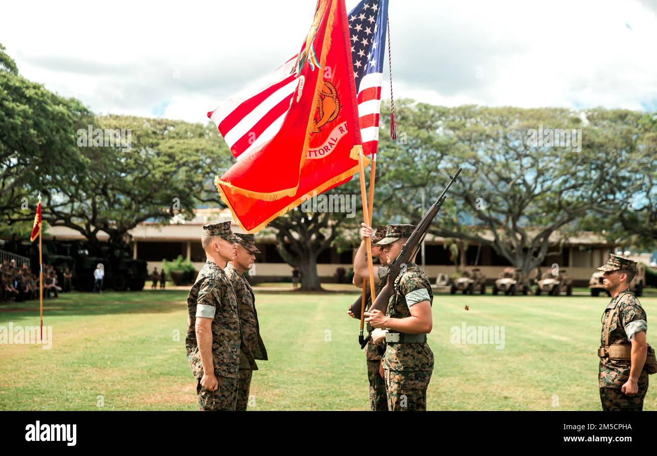 ÉTATS-UNIS Le Colonel Timothy S. Brady Jr et le Sgt. Rodney E. Nevinger ...