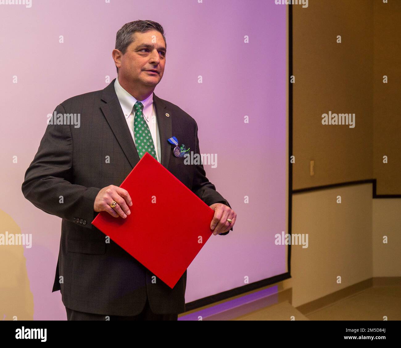 M. Shon P. Brodie, directeur de la Division de la guerre ...