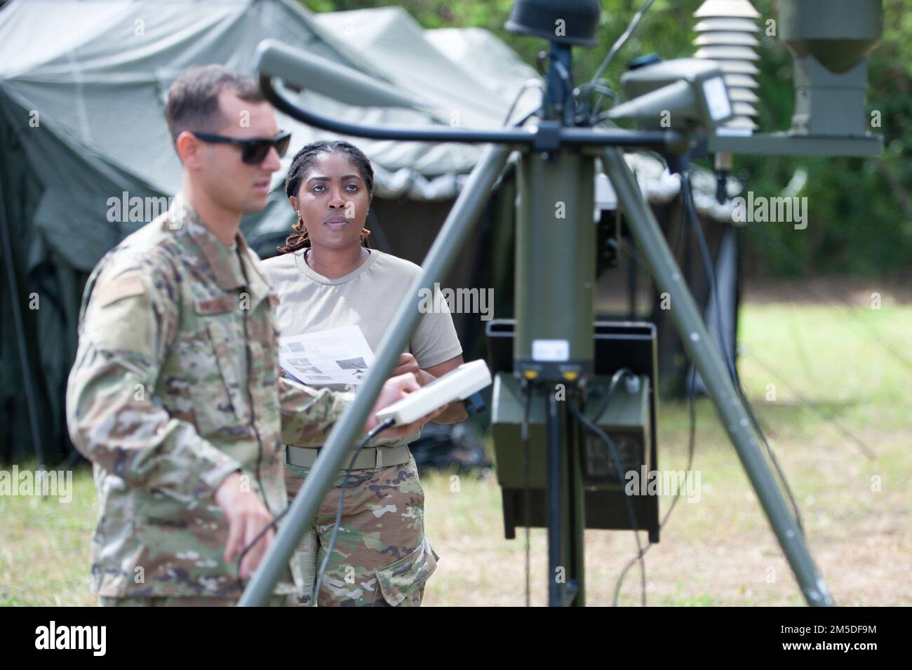 ÉTATS-UNIS L'avionneur principal de la Force aérienne Gabrielle Dequire ...