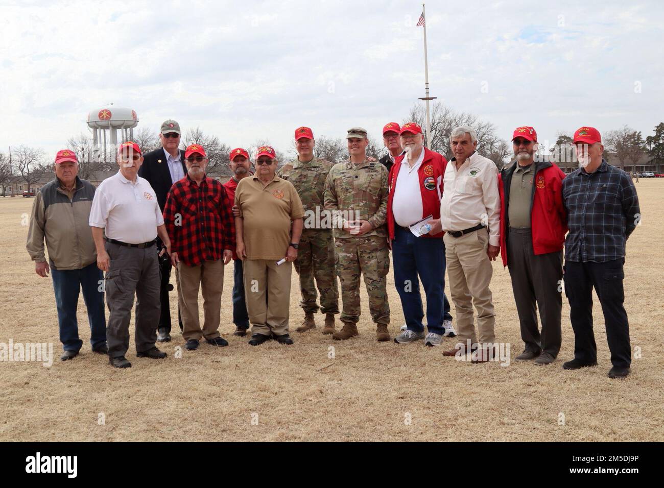 Anciens combattants qui ont servi avec le bataillon de 4th. 60th Stand ...