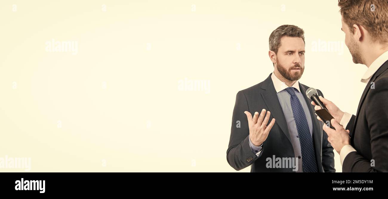 Portrait de visage d'homme, bannière avec espace de copie. Journaliste ...