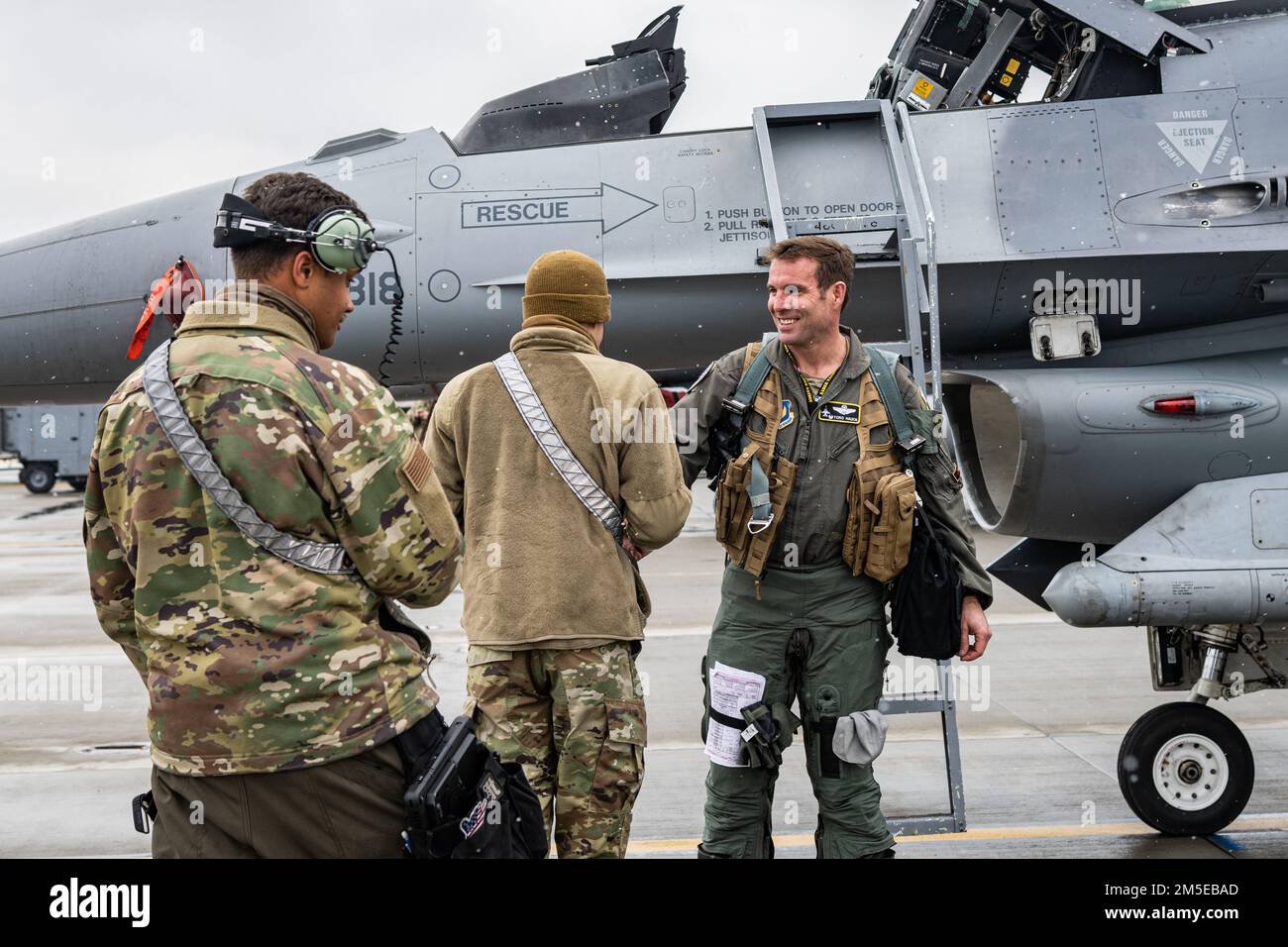ÉTATS-UNIS Le colonel Leslie Hauck de la Force aérienne, commandant de ...
