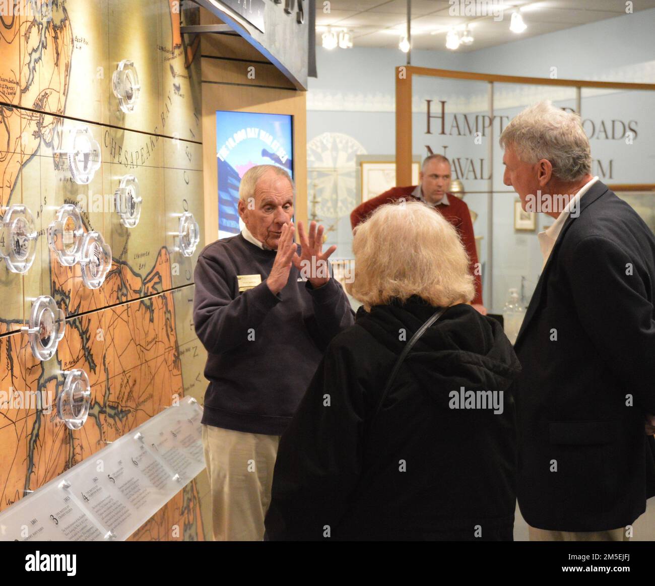 Russ Martin, un docien bénévole au musée naval de Hampton Roads ...
