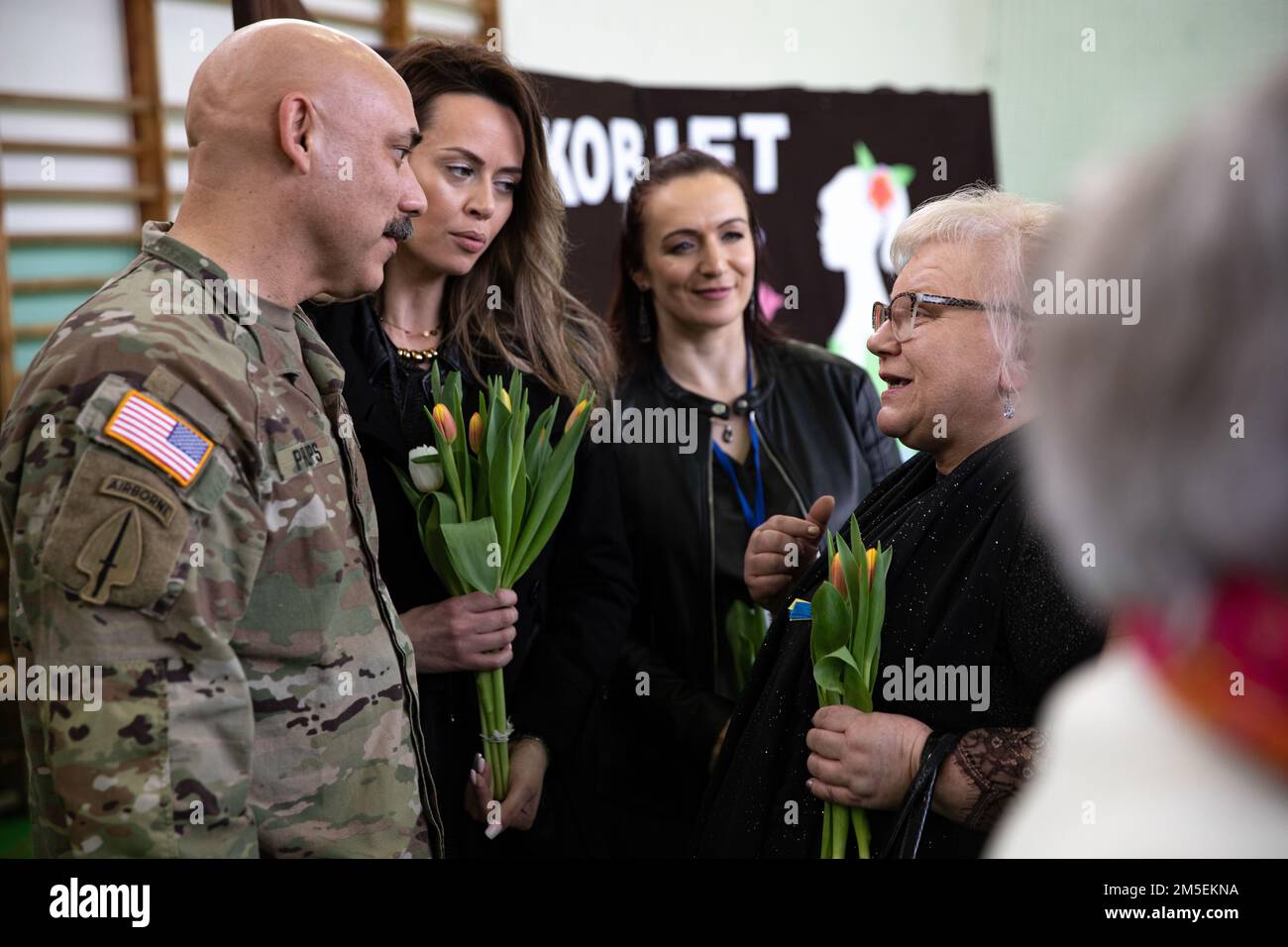 Le lieutenant-colonel Trevor Phillips, commandant du 1st Bataillon ...