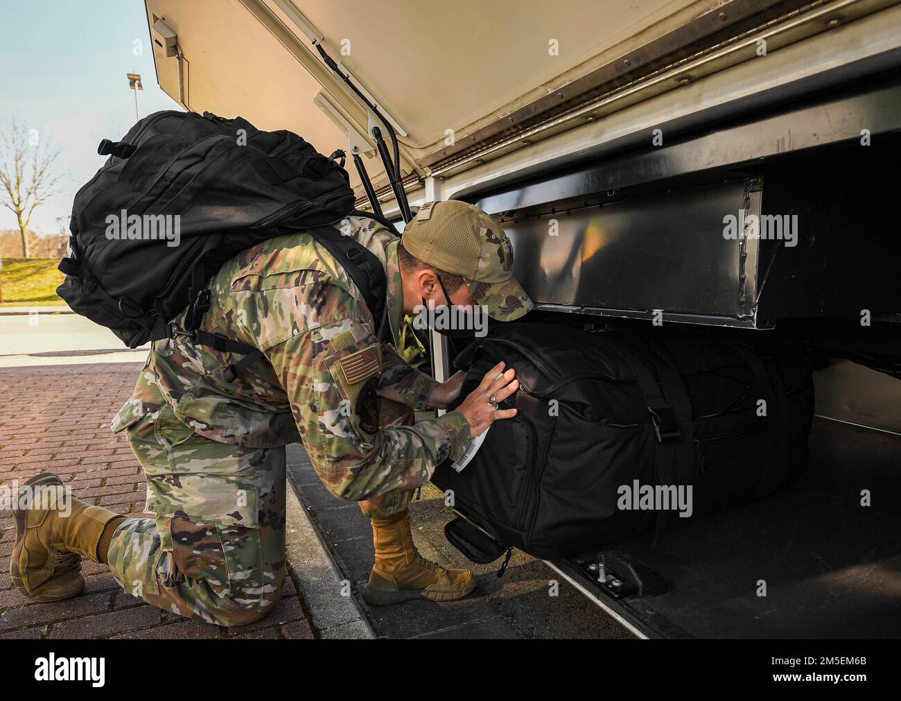ÉTATS-UNIS Le lieutenant Andrew Bogdan de la Force aérienne 2nd ...