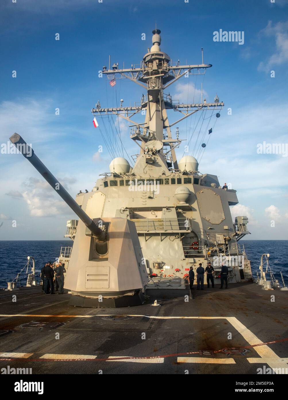 MER DES PHILIPPINES (8 mars 2022) le destroyer de missiles guidés de ...