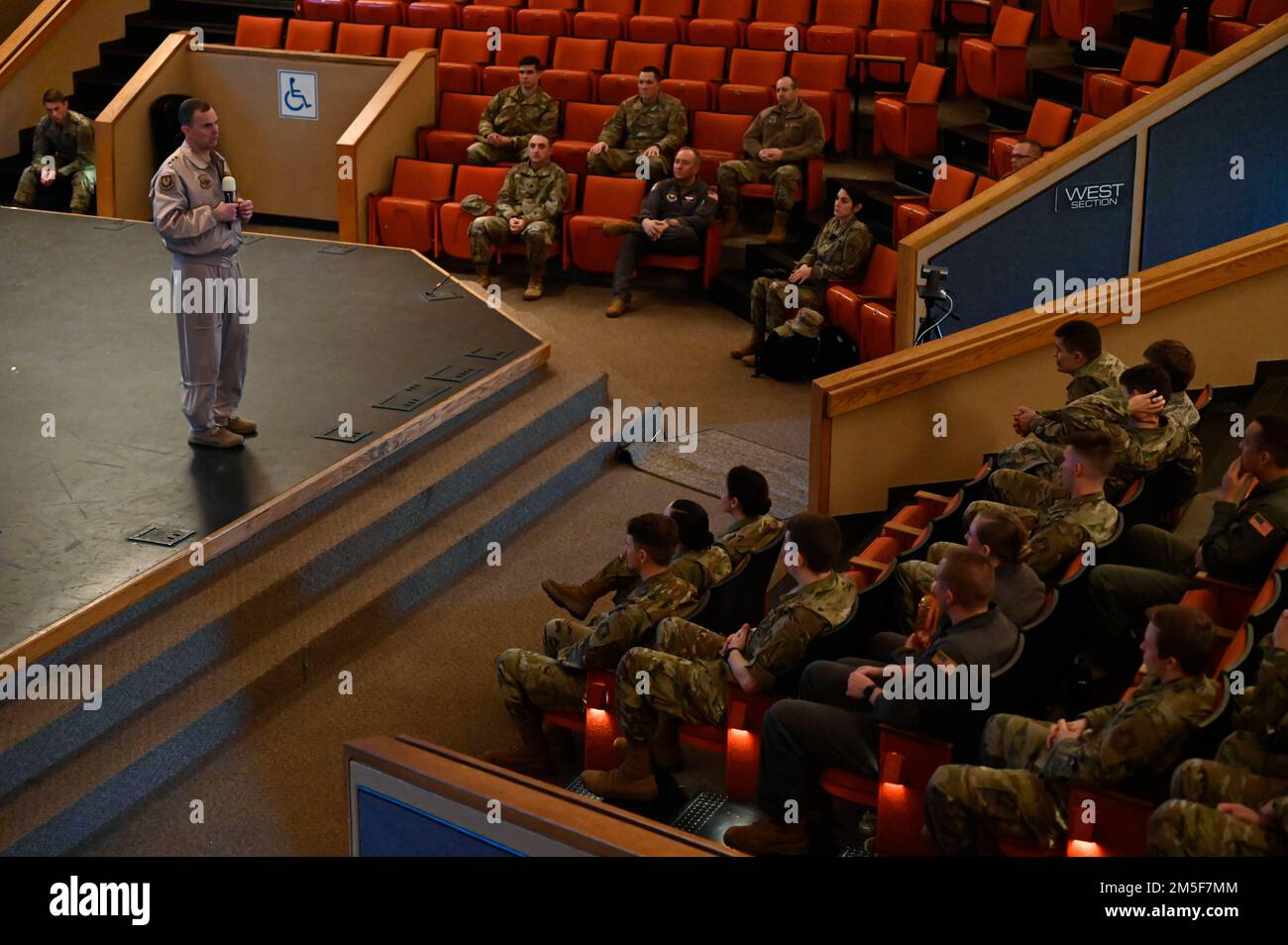 Lt gen guillot Banque de photographies et d’images à haute résolution ...