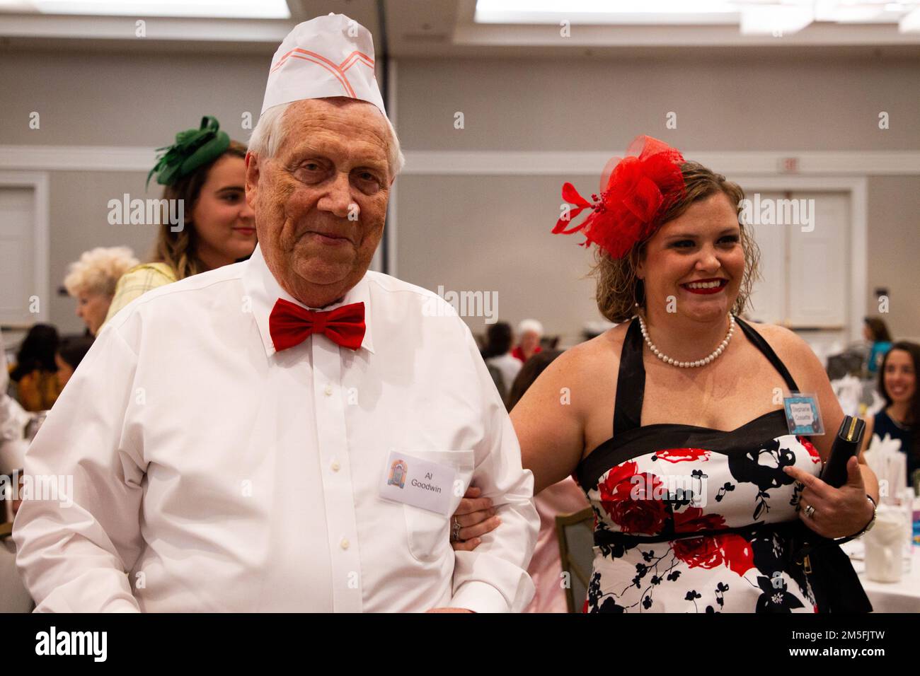 Les clients qui assistent au déjeuner d'appréciation du cœur à cœur ...