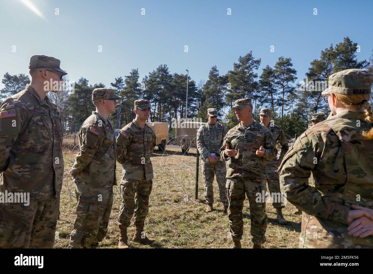 ÉTATS-UNIS Le général de division Douglas Sims, commandant général de ...