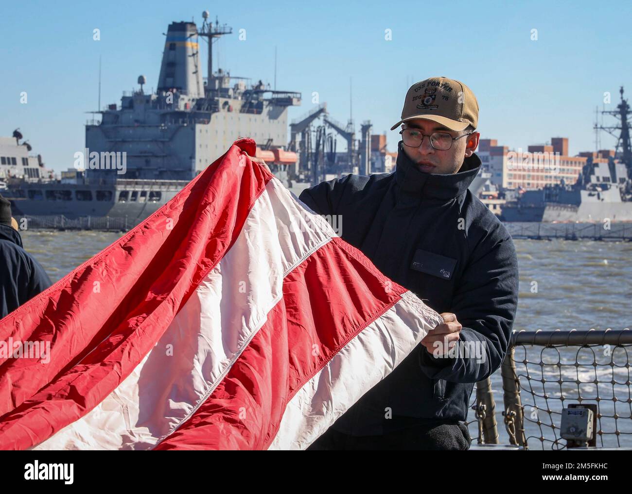 NORFOLK, Virginie (13 mars 2022) – Fire Controlman (Aegis) 3rd classe ...