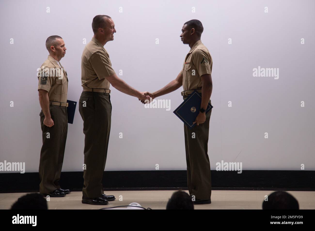 ÉTATS-UNIS Corps maritime le caporal Jhon Mica Sonson Deloulou Augustin ...