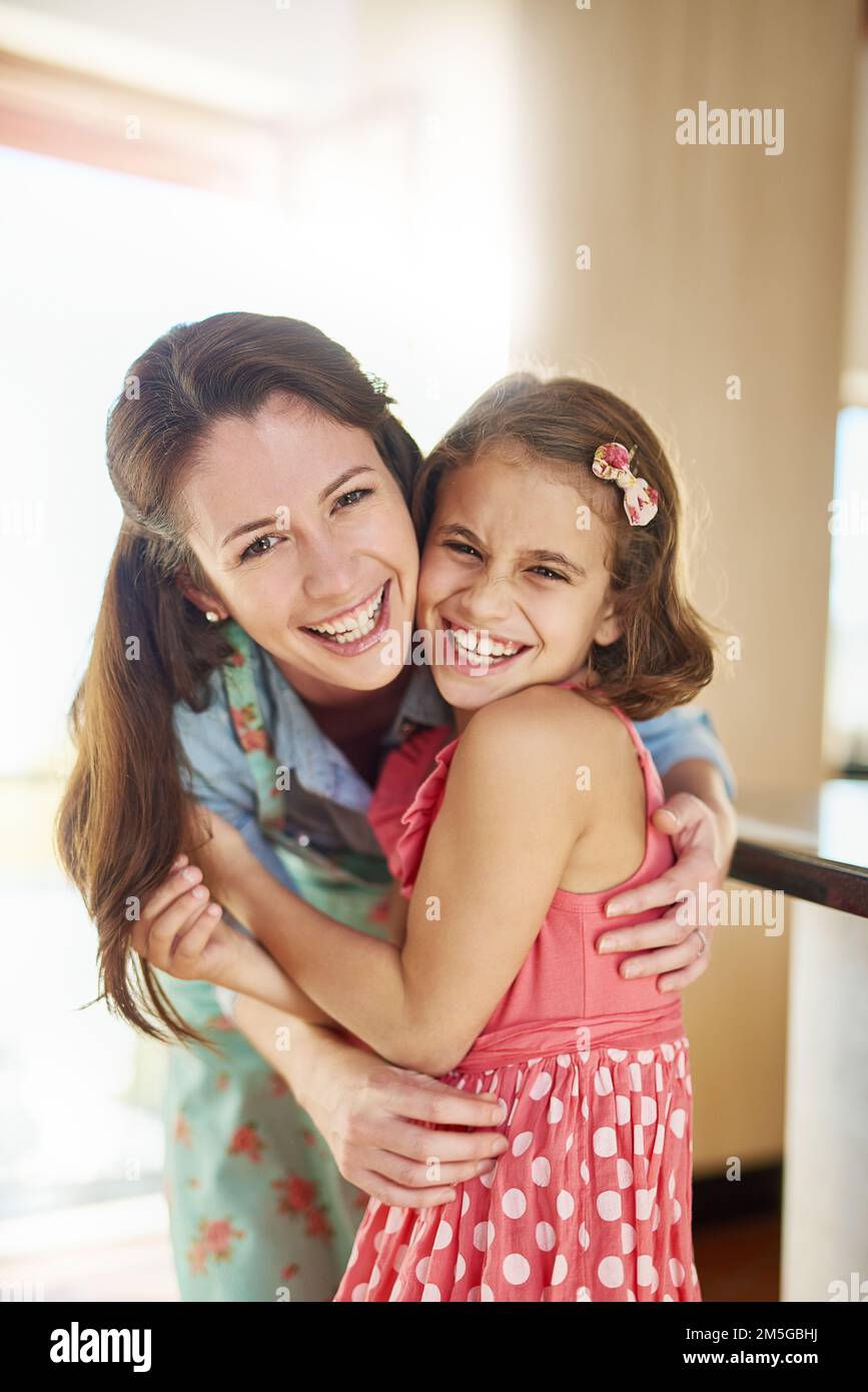 Mère chatouillant Banque de photographies et d’images à haute ...