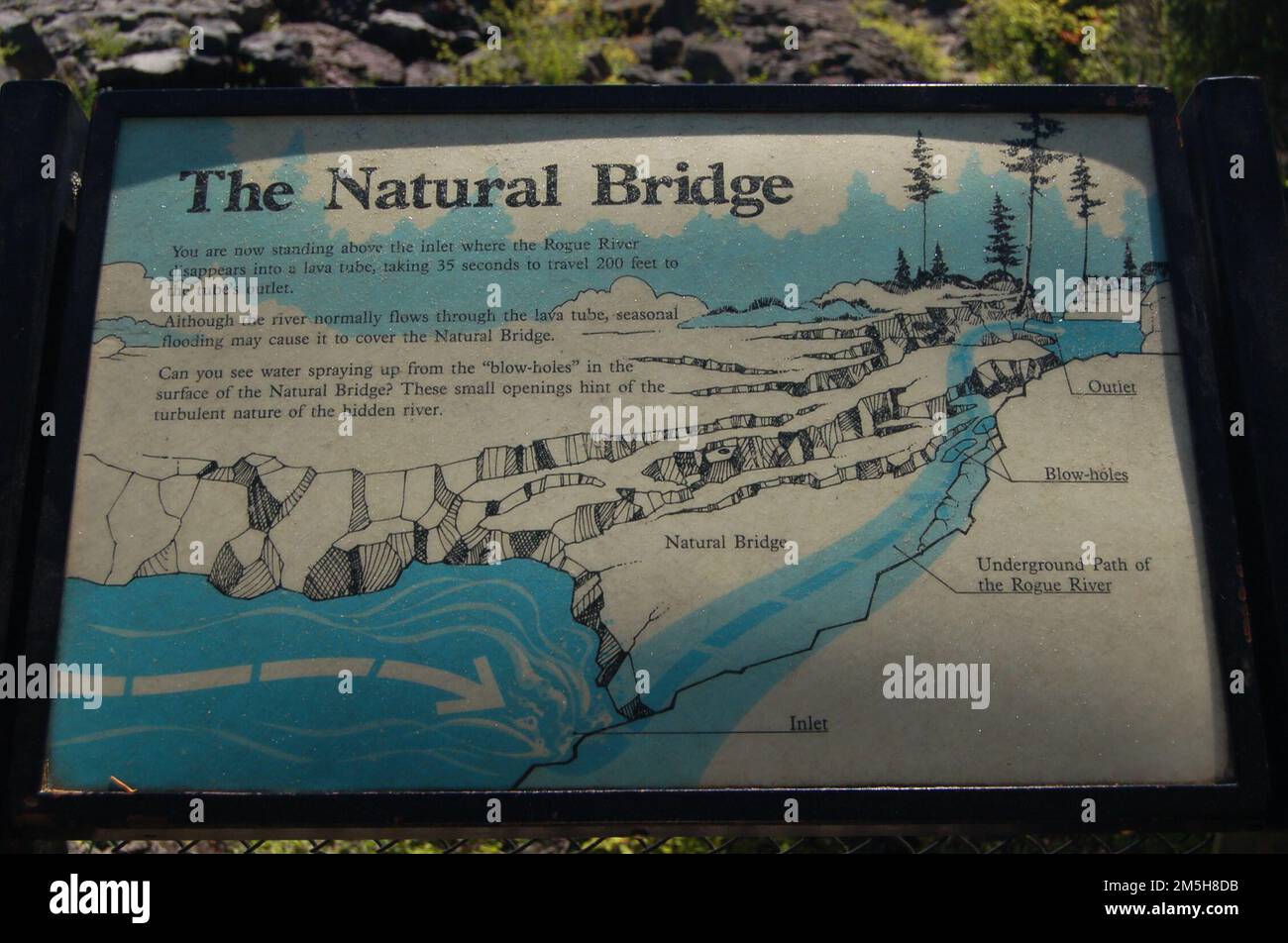 Pont sur la rivière umpqua Banque de photographies et d’images à haute résolution - Alamy