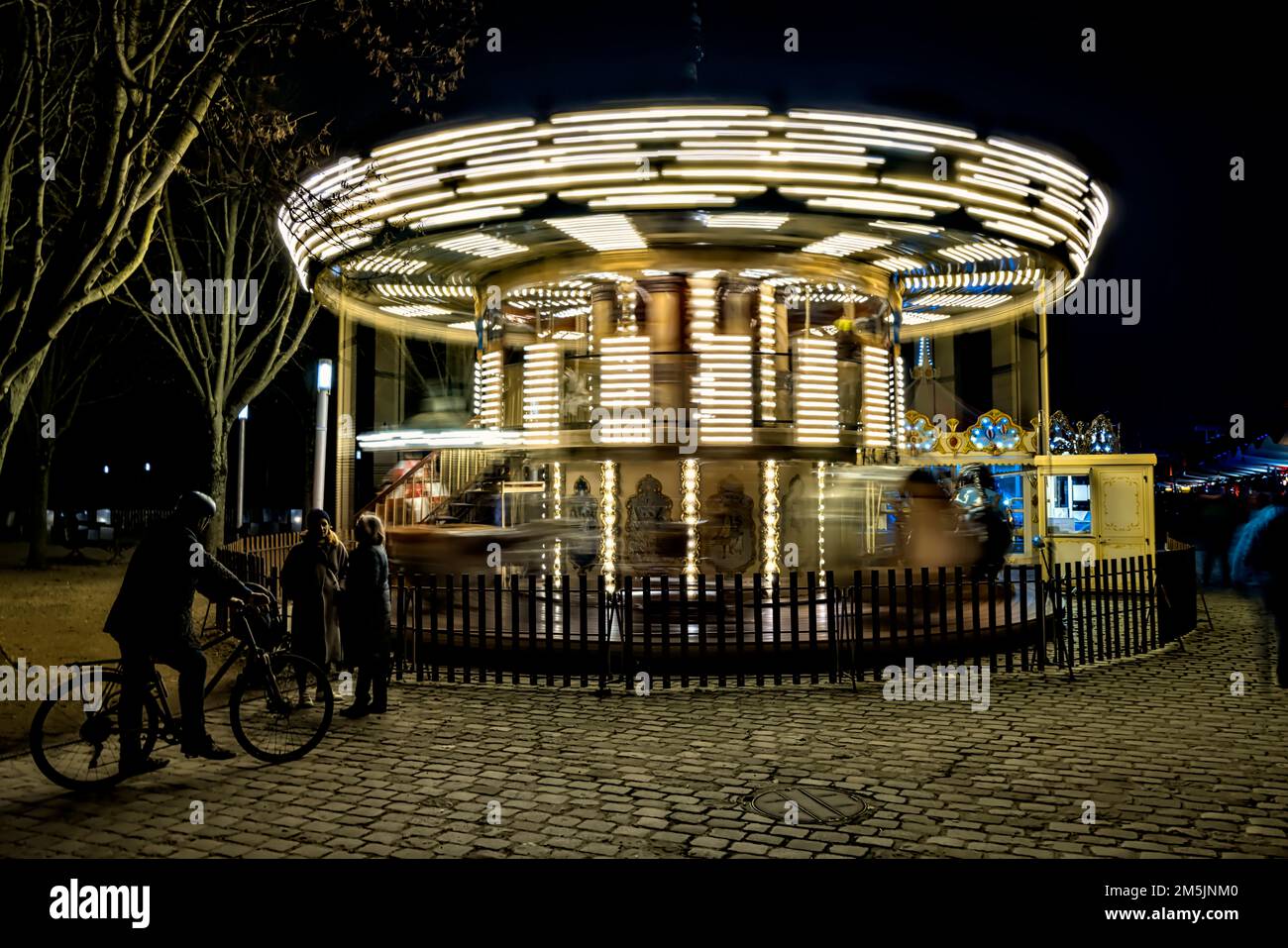 Paris, France. 27th décembre 2022. Funfair place de la Fontaine aux ...