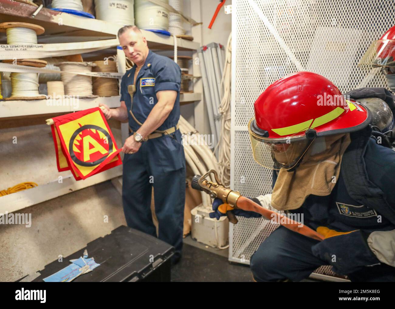 MER DES PHILIPPINES (21 mars 2022) Aaron Holthaler, à droite, de ...