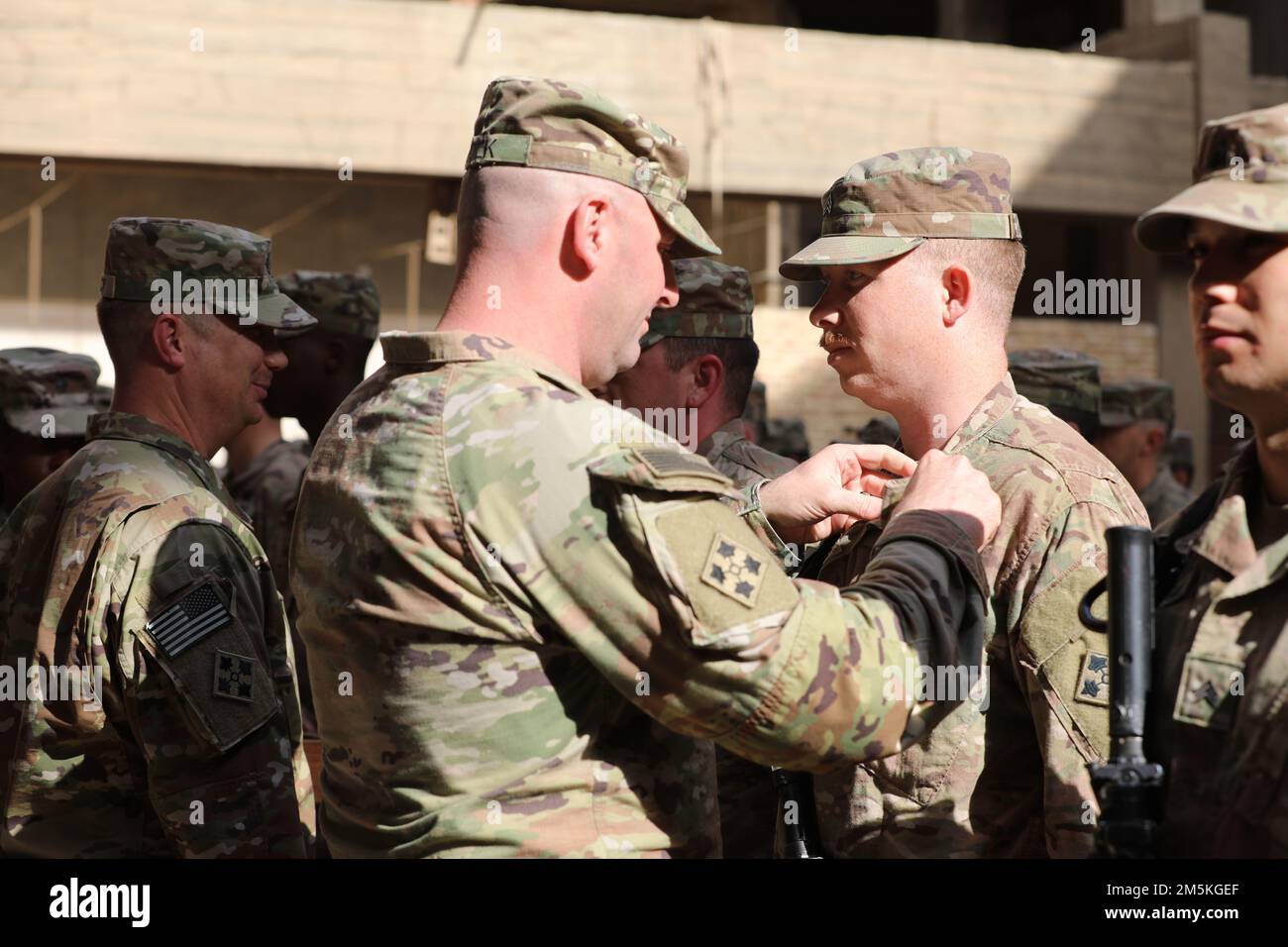 Le lieutenant-colonel Gregory Polk, commandant du Bataillon du Génie ...