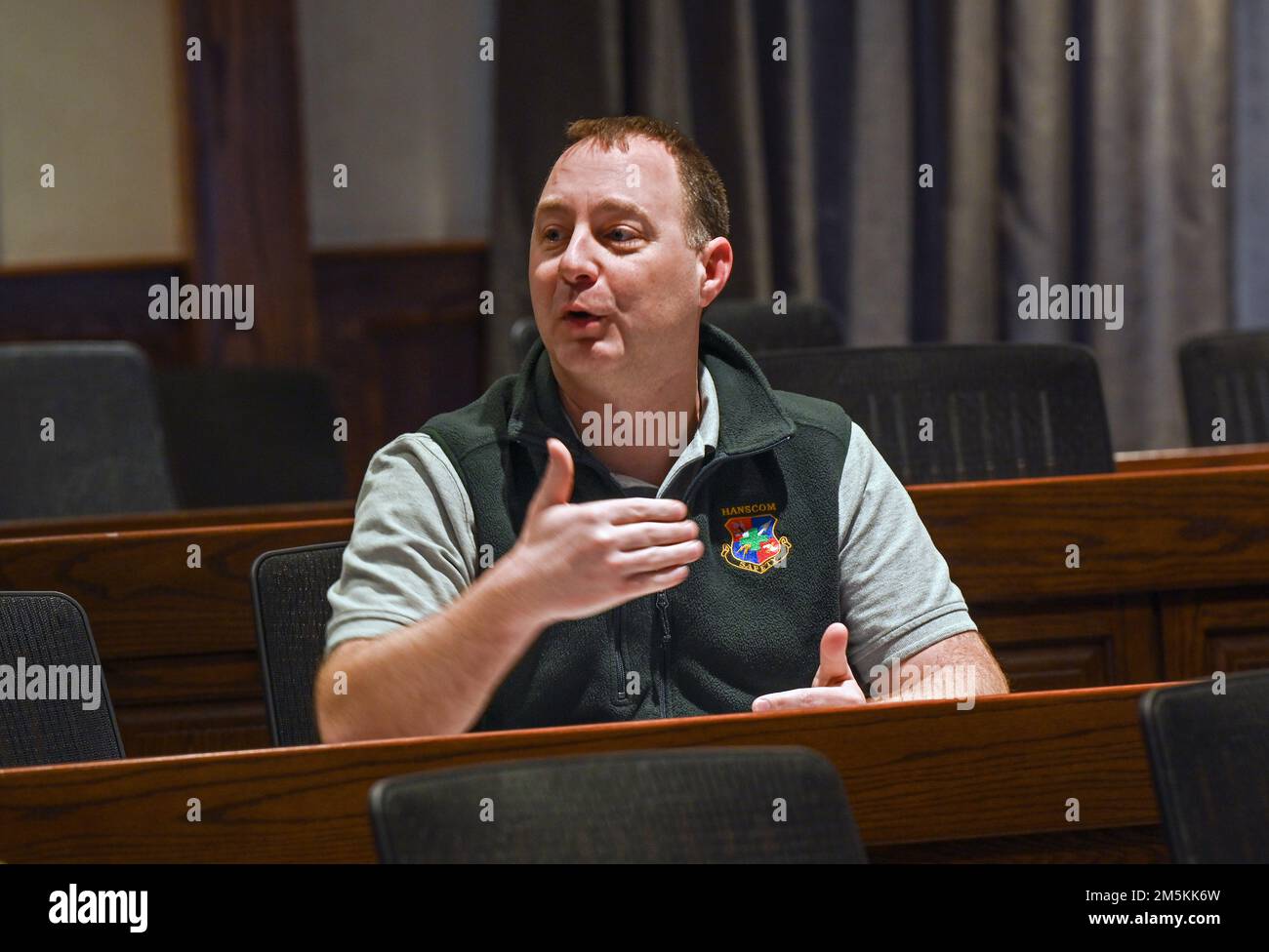 Shaun Bassett, 66th Air base Group Occupational Safety Manager, fournit ...