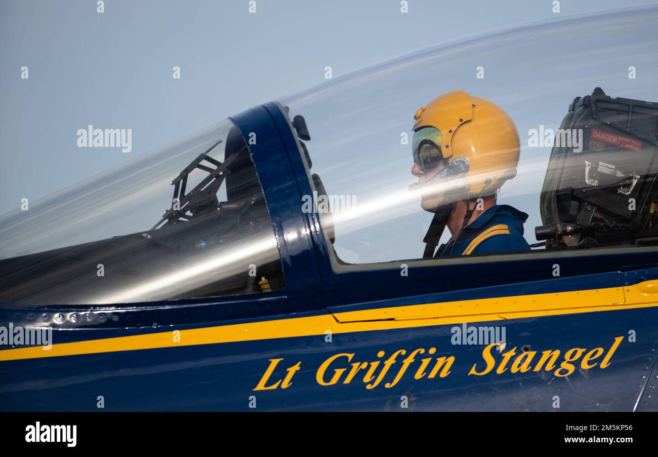ÉTATS-UNIS Le lieutenant Griffin Stangel, pilote des Blue Angels, prend ...