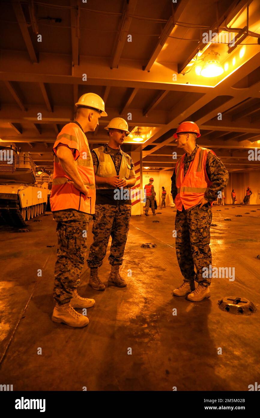 ÉTATS-UNIS Les Marines participant à la tournée du dragon atlantique le ...