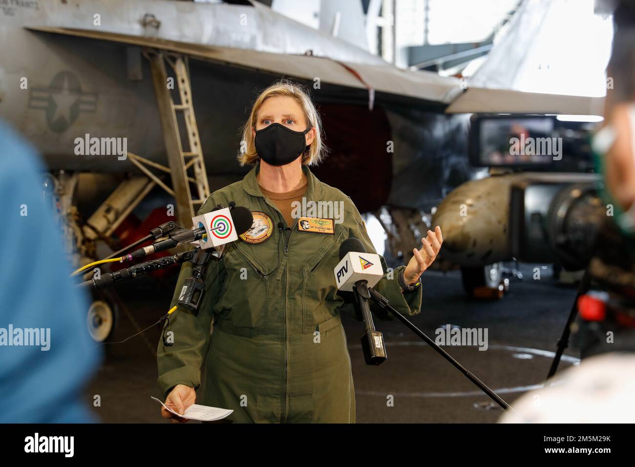 MER DE CHINE DU SUD (24 mars 2022) le capitaine Amy Bauernschmidt ...