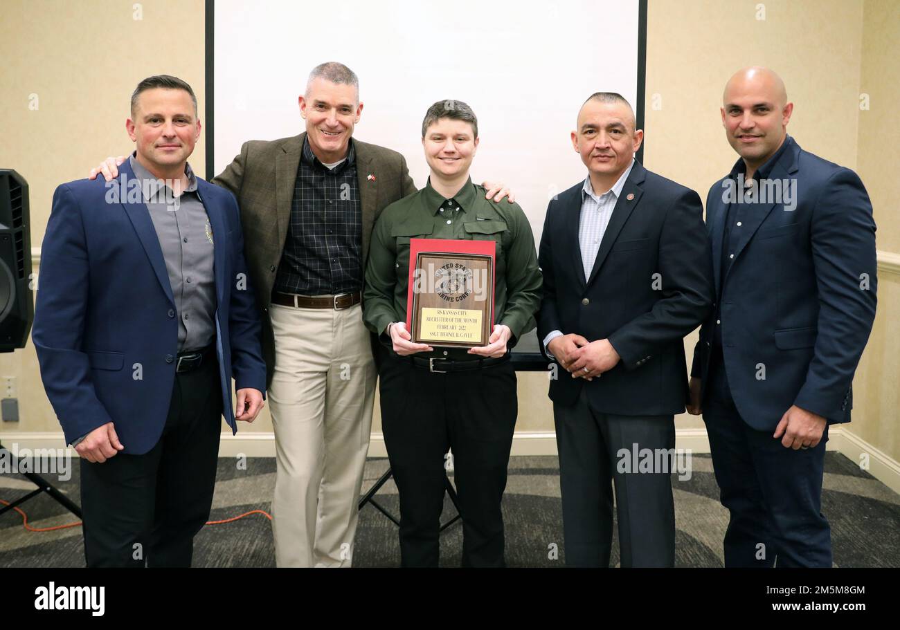 Le major général Jason Q. Bohm, commandant général du recrutement des ...