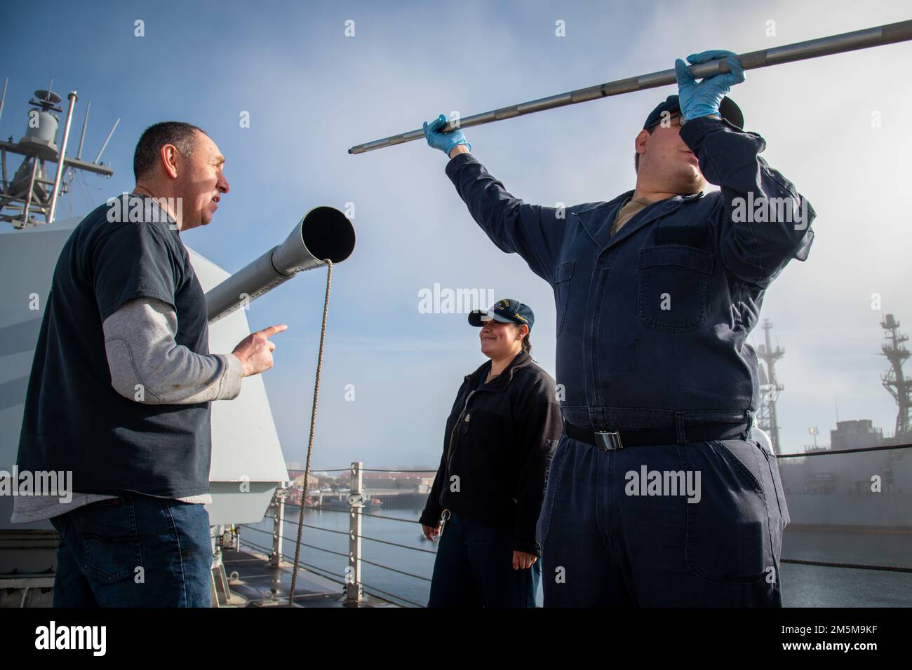 From left petty officer 2nd Banque de photographies et d’images à haute ...