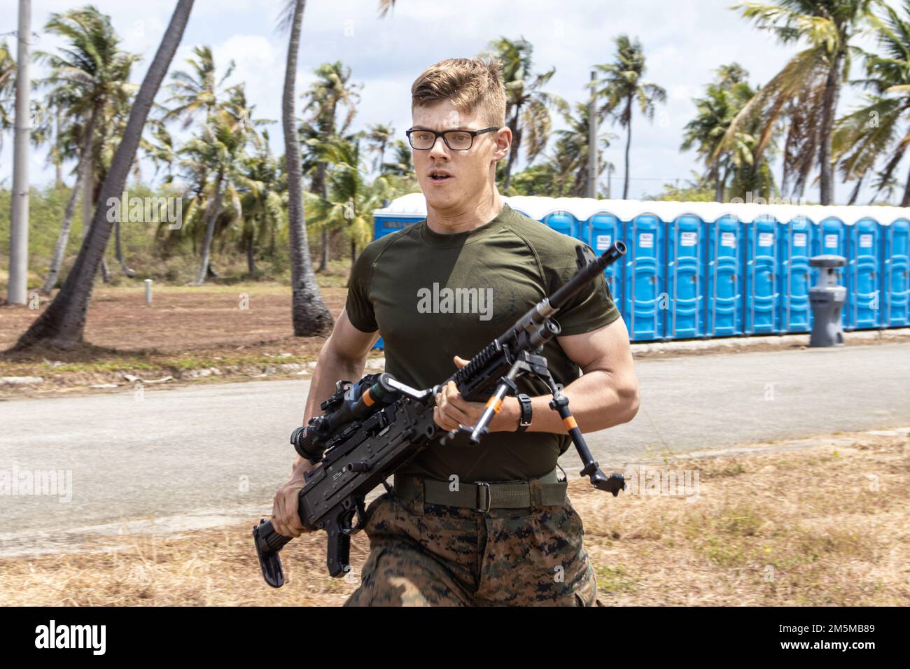 ÉTATS-UNIS Corps maritime le Cpl Scott Evritt, un opérateur de système ...