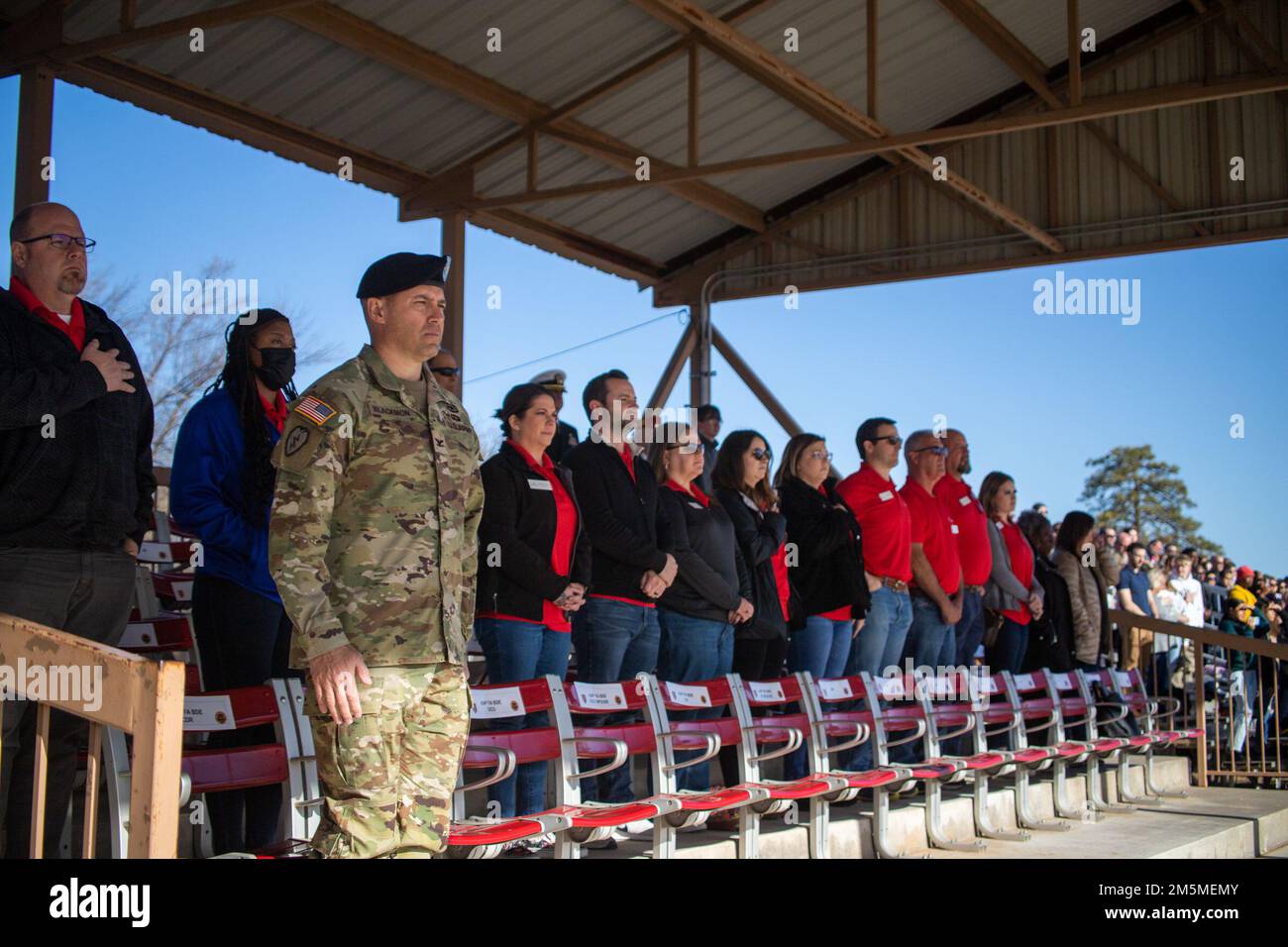 Le colonel Daniel D. Blackmon, commandant de la Brigade d'artillerie de ...