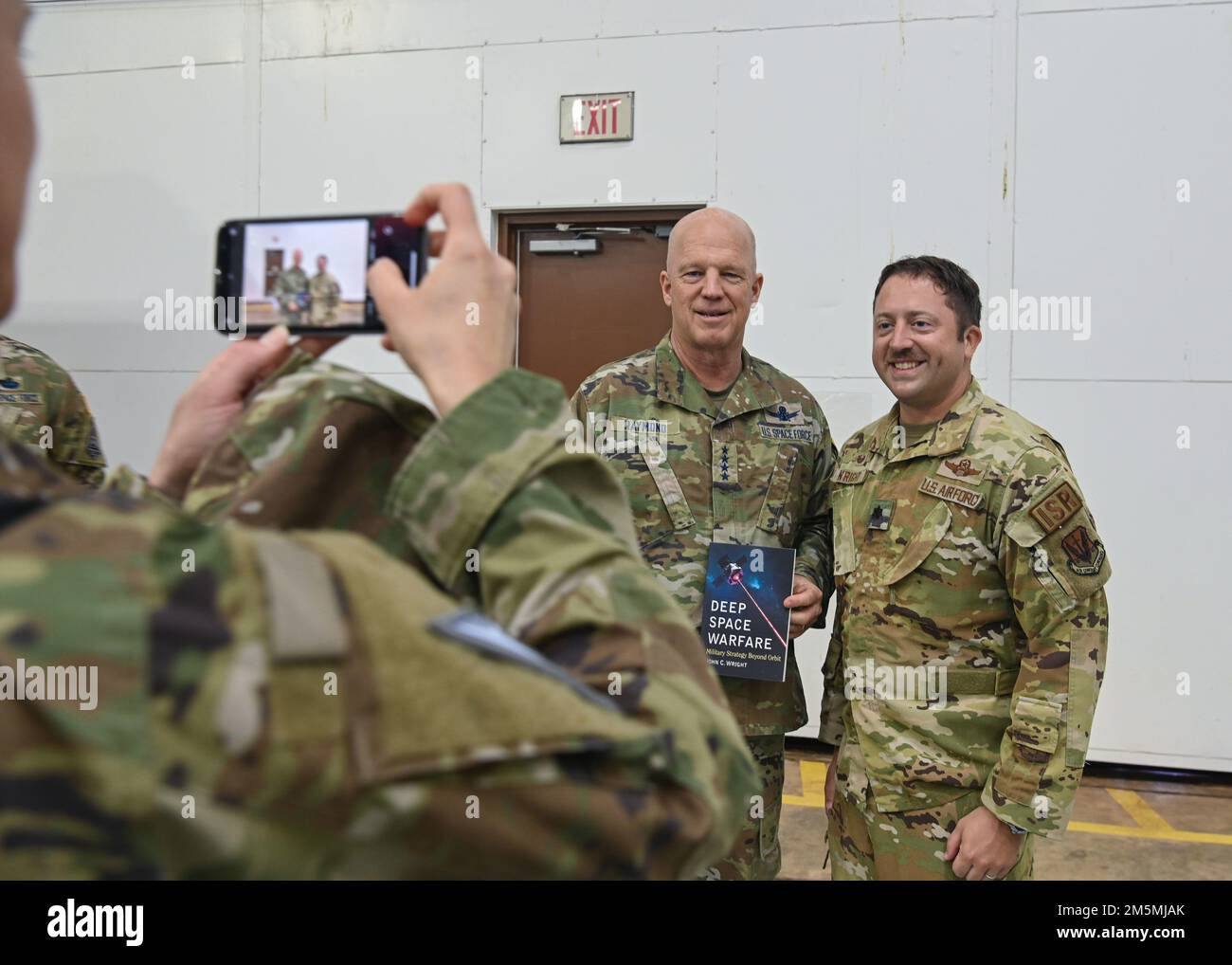 ÉTATS-UNIS Le général de la Force spatiale John W. « Jay » Raymond ...