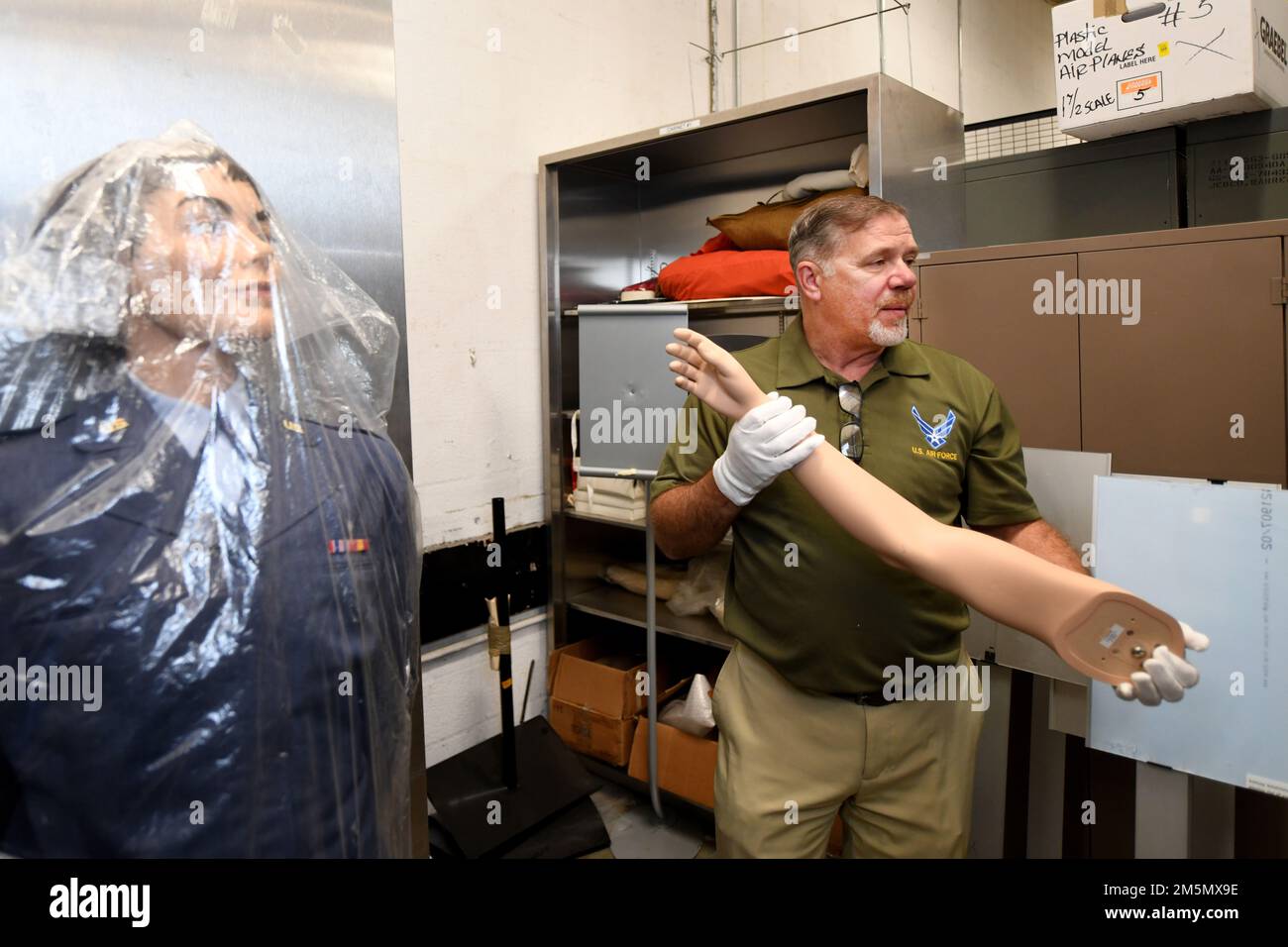 William 'Bill' Manchester, directeur du complexe d'entraînement Airman ...