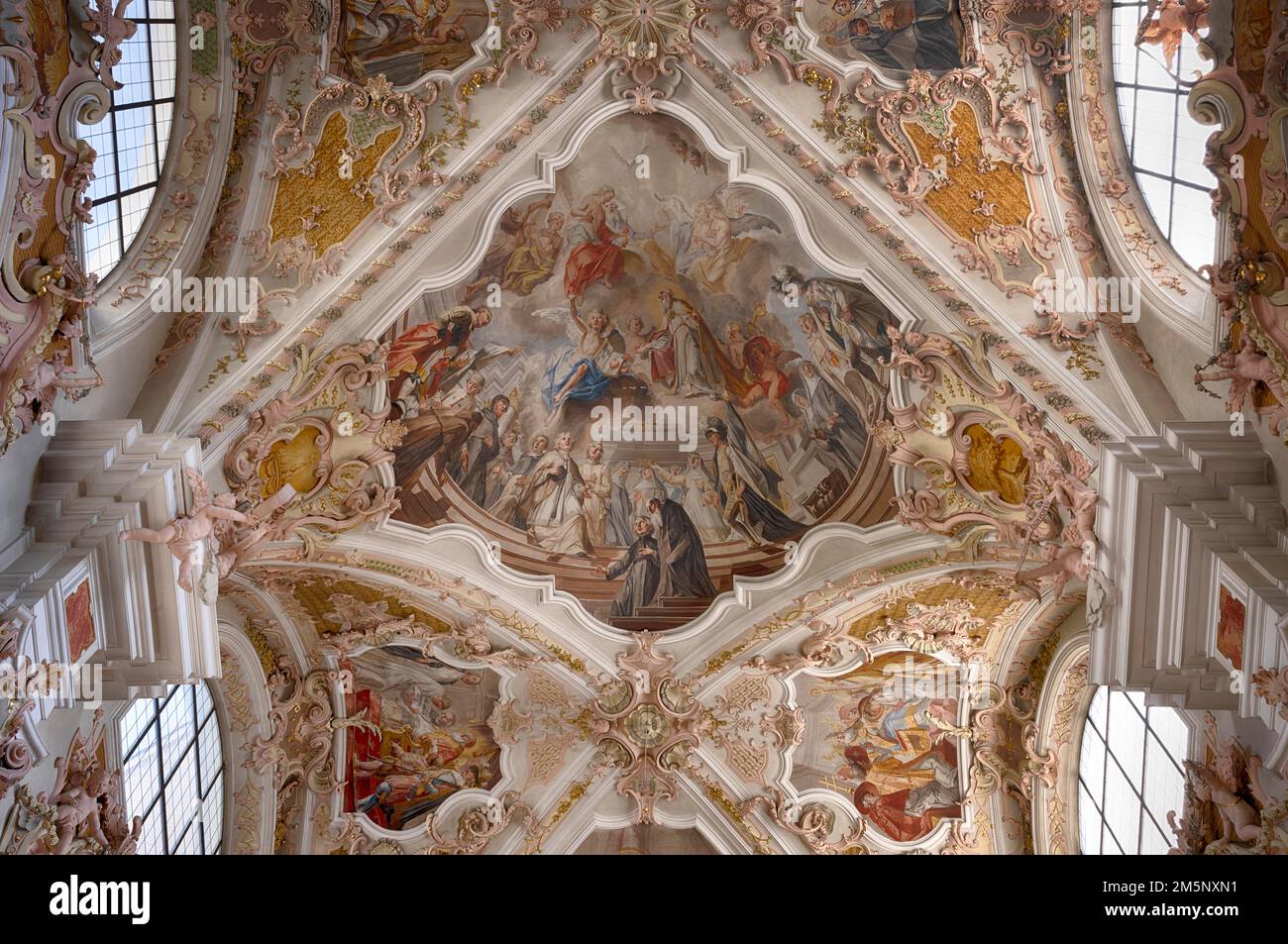 Photographie intérieure des fresques du plafond, peinture du plafond ...