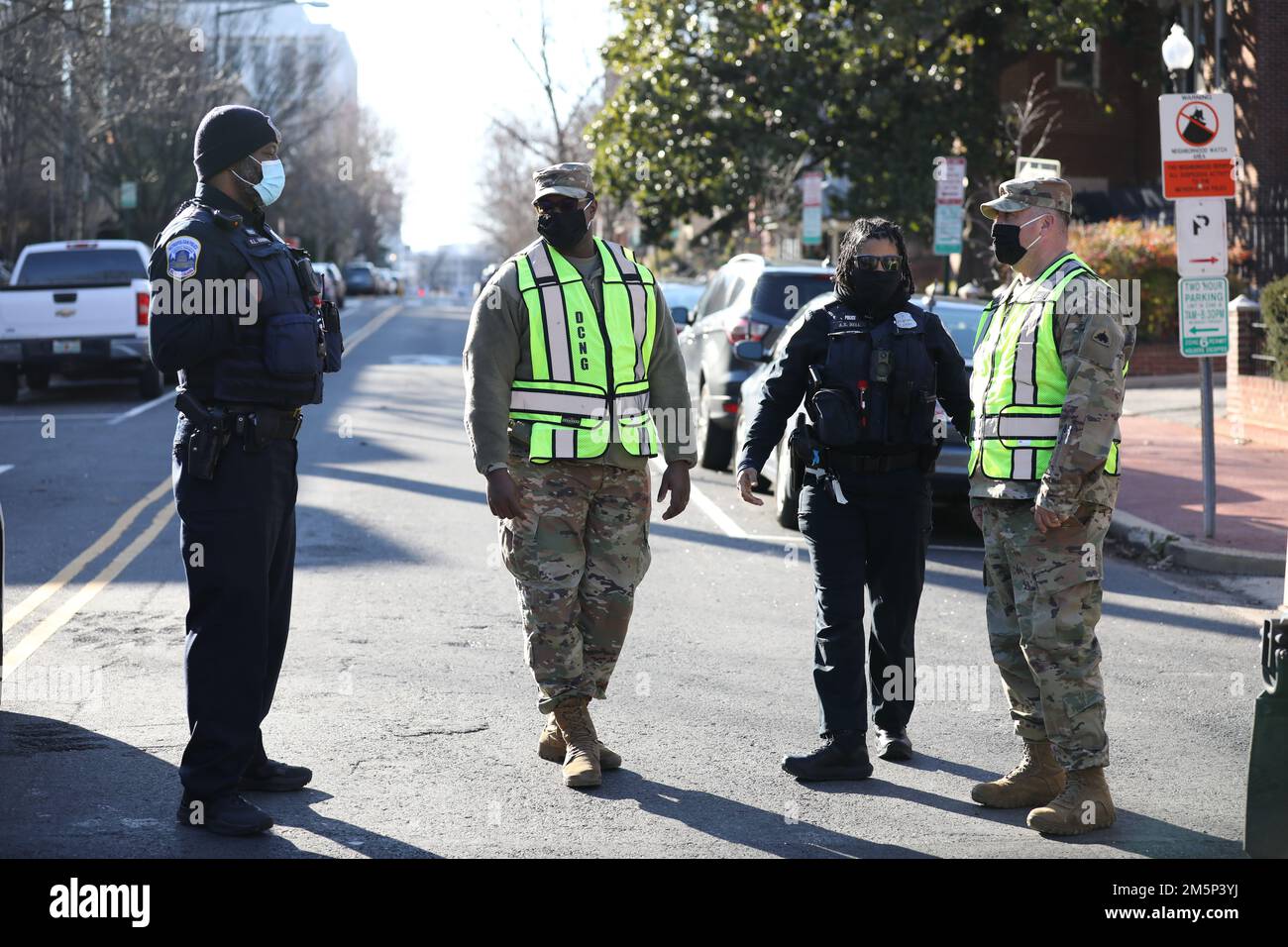 Le 27 février 2022, les soldats de la Garde nationale de l'Armée du ...