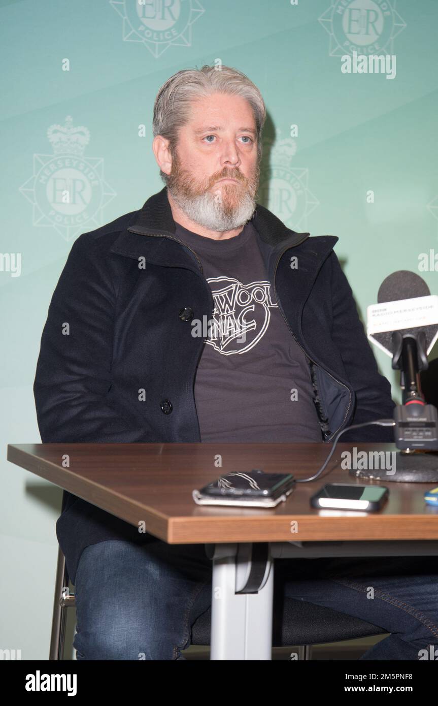 Tim Edwards, le père d'elle, Tim Edwards, était présent avec le ...