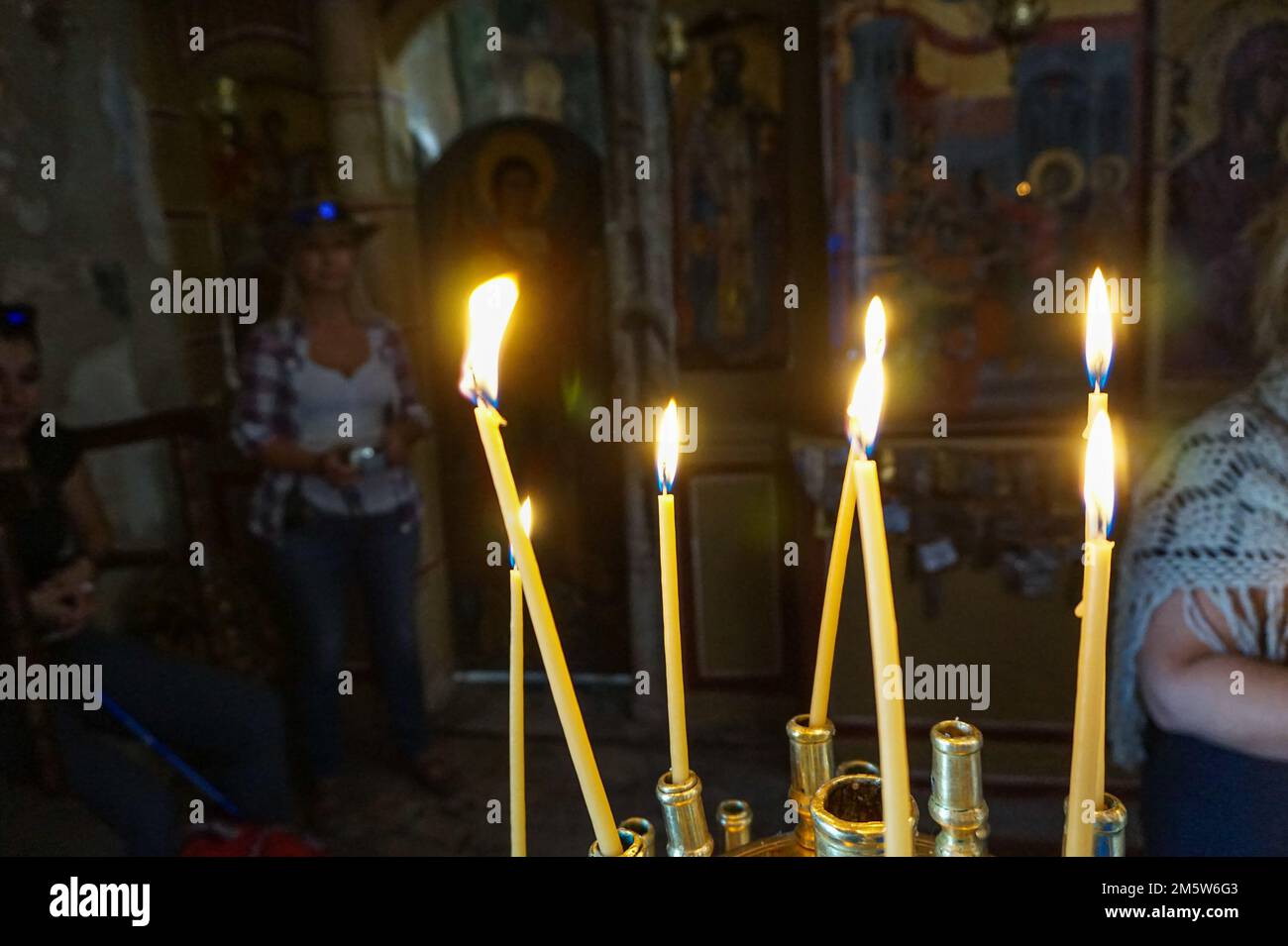 Vue depuis la ville byzantine de Mystras, Grèce. La ville de Mystras ...