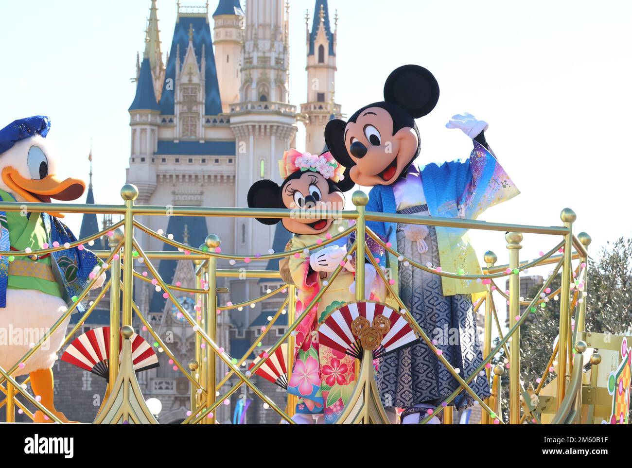 Urayasu, Japon. 1st janvier 2023. Les personnages de Disney (G-D ...