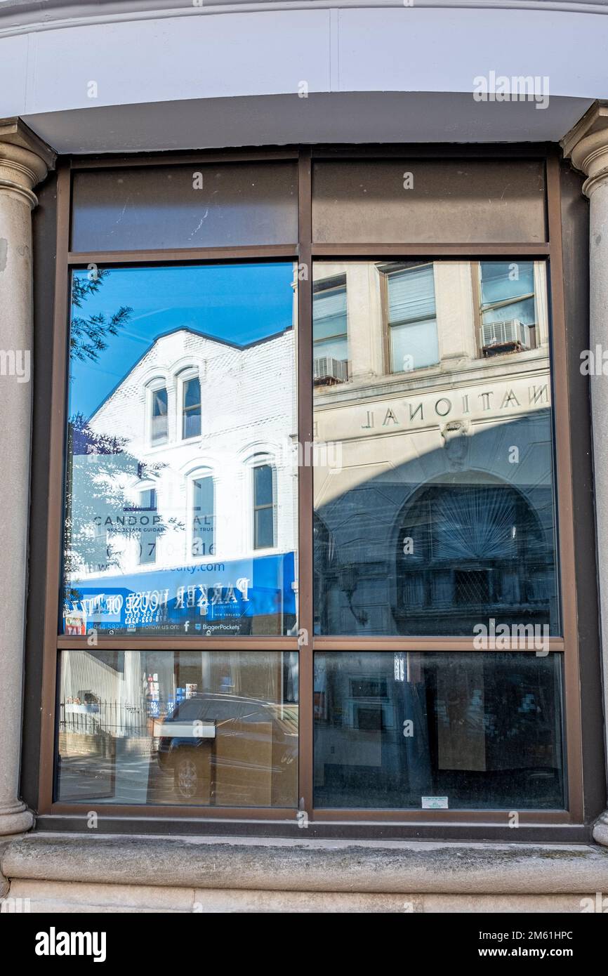 Reflet de la ville Banque de photographies et d’images à haute ...