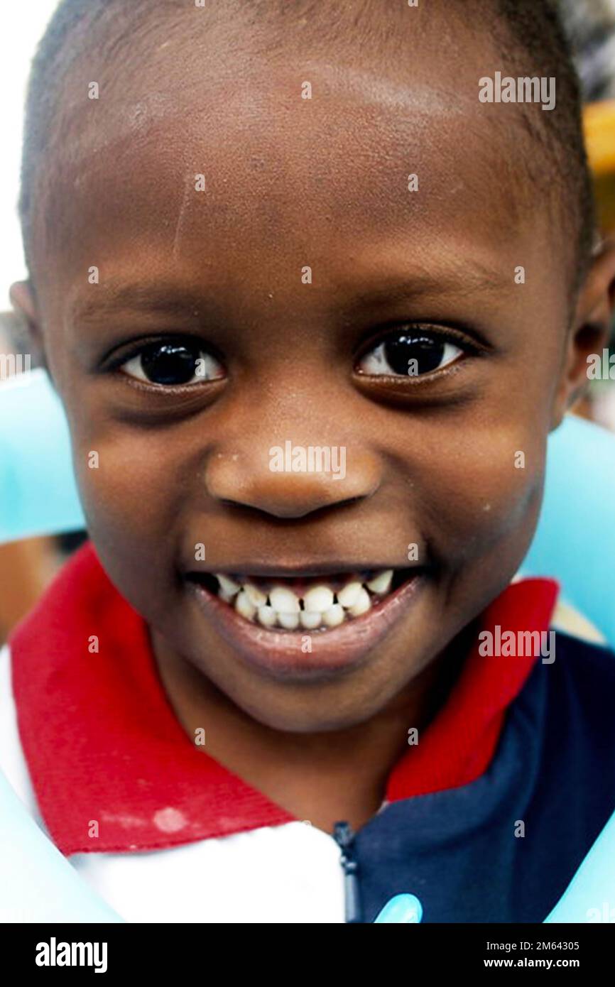 Enfant réfugié africain Banque de photographies et d’images à haute ...